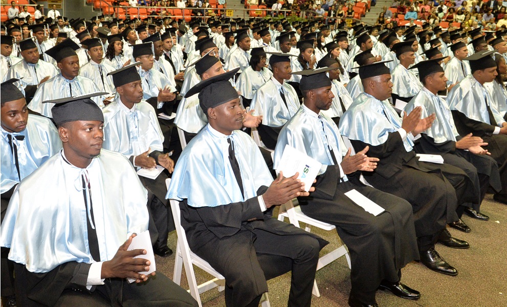 Inafocam y la Universidad ISA gradúan 41 especialistas y 39 licenciados ...