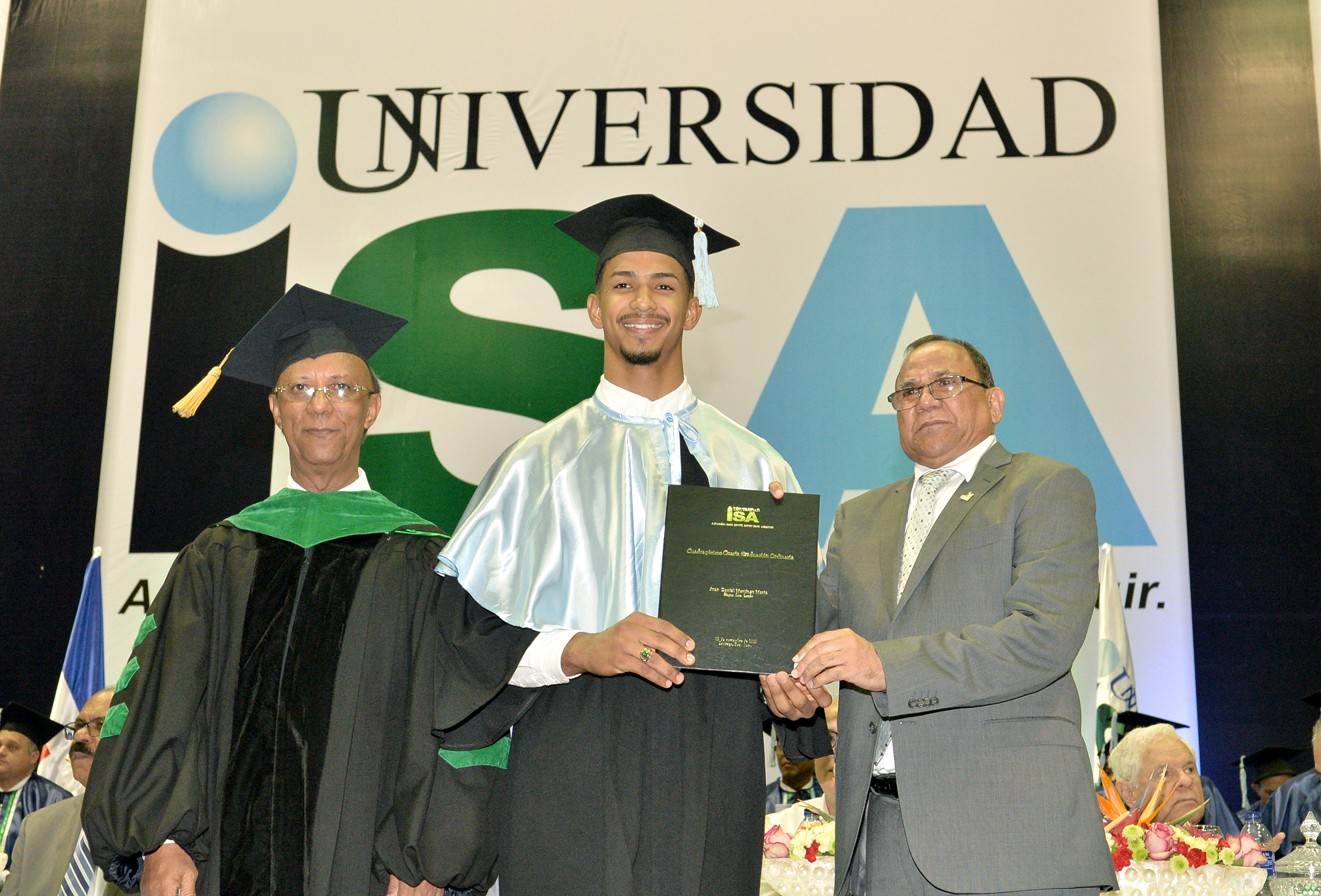 Inafocam y la Universidad ISA gradúan 41 especialistas y 39 licenciados ...